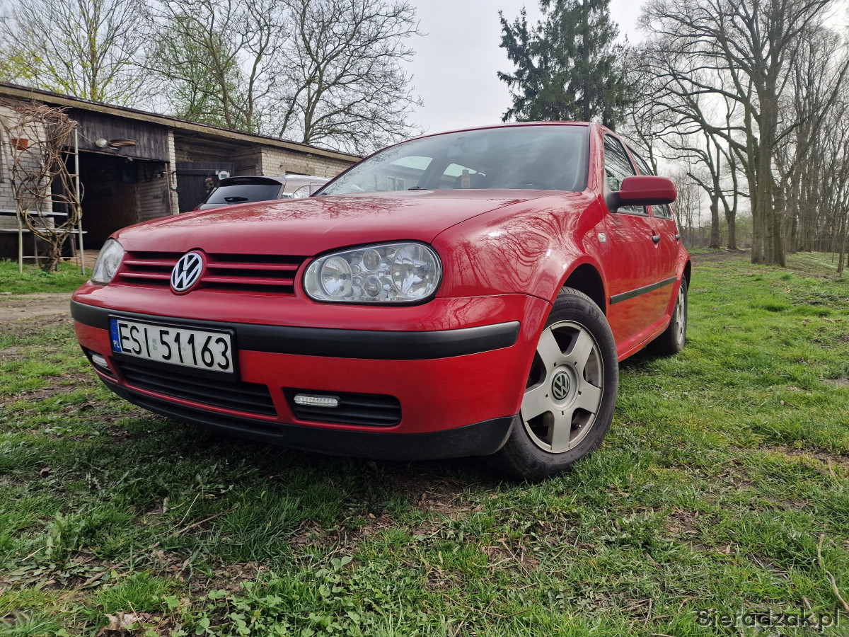 VW Golf 1,9 TDI 101km, 2003 rok, 299k km, hak - Sieradzak.pl